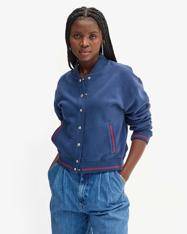 Moyen Messenger – Clare V.