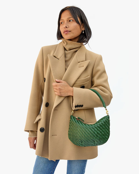 Petit Moyen – Clare V.