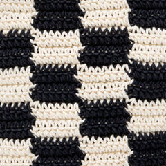 Petit Moyen – Clare V.